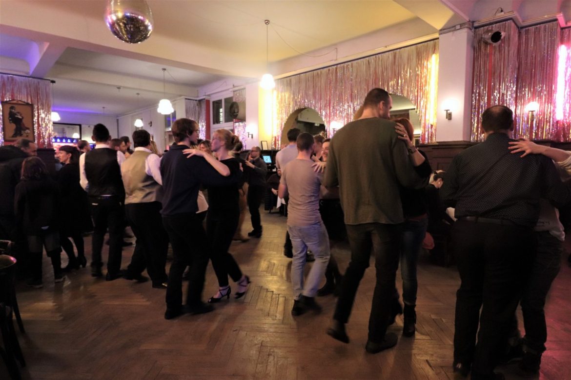 cours-danse-ballhaus-clarchen-berlin-mylittleroad - My Little Road