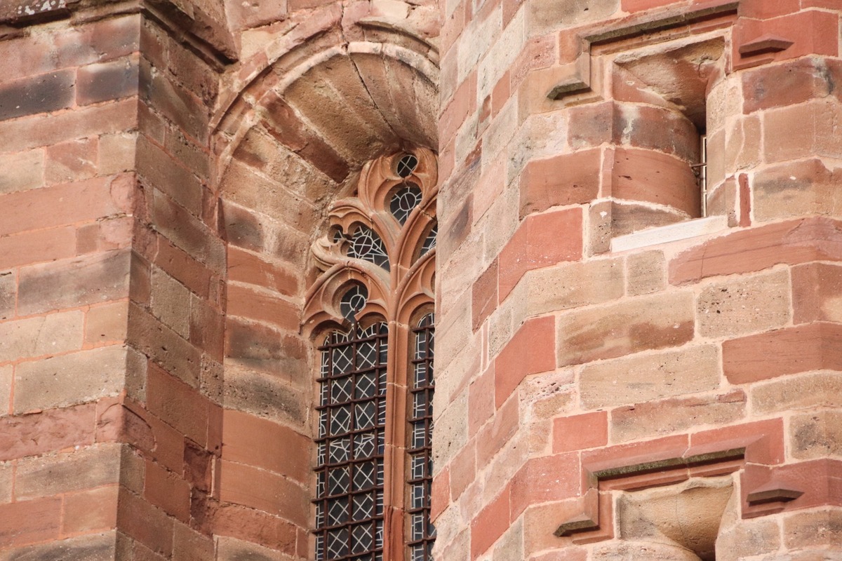 pierre-rouge-rodez-aveyron-wat18-mylittleroad - My Little Road