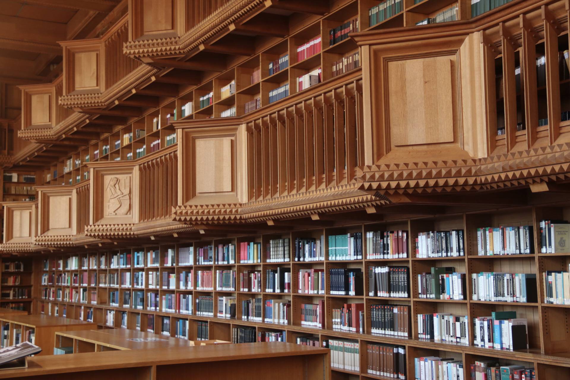vue-ensemble-bibliotheque-universitaire-louvain-leuven-belgique ...